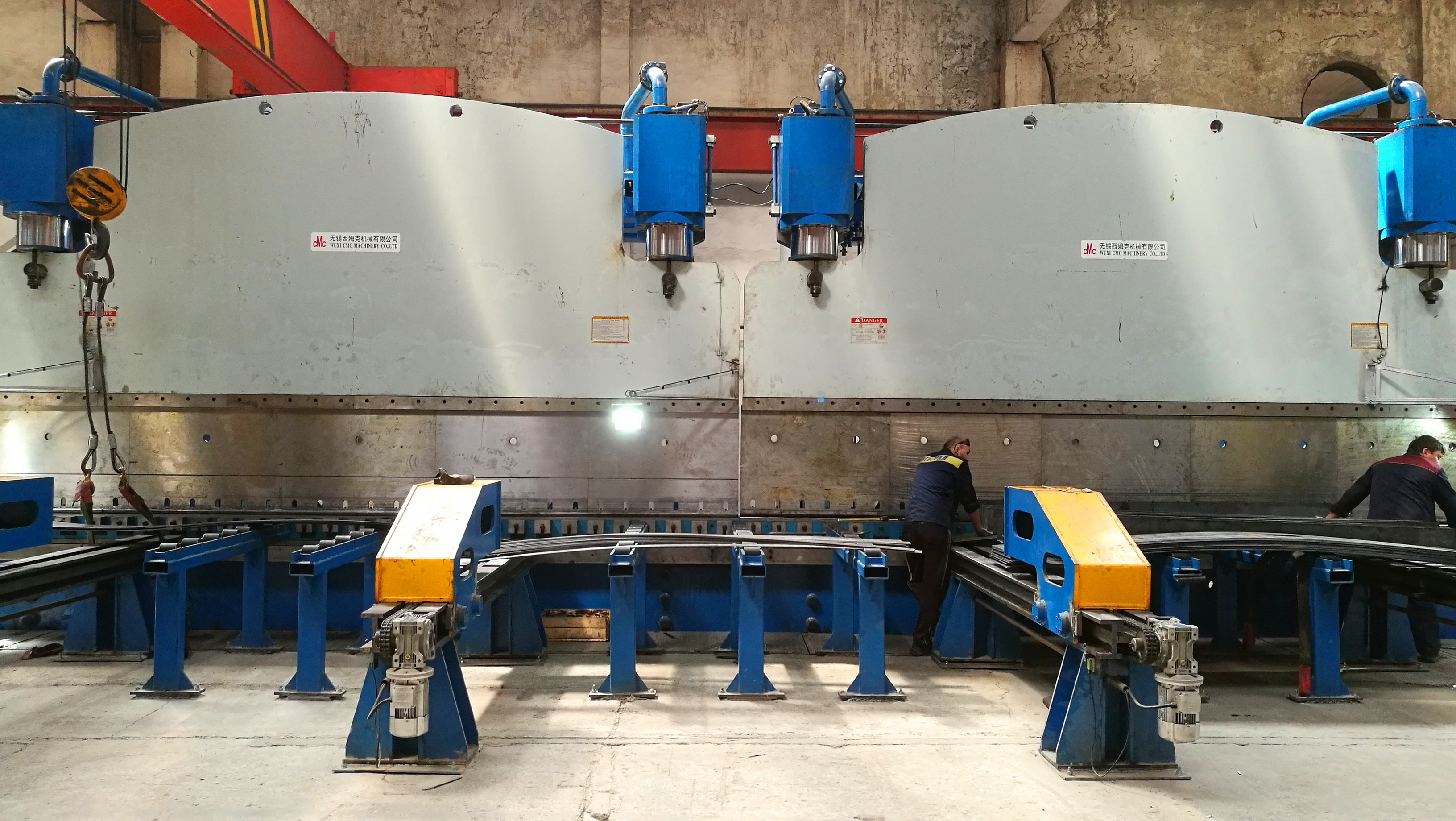 Double linkage CNC hydraulic plate bending machine for light pole ...